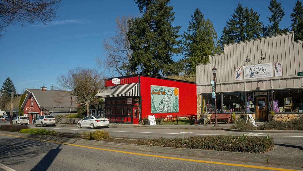 5 tiny American towns with one main street