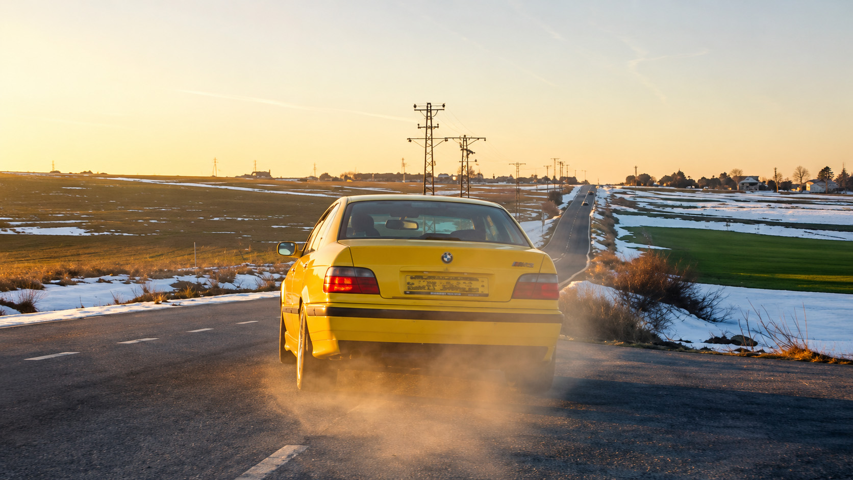 BMW M3 shows its performance sound with loud revs