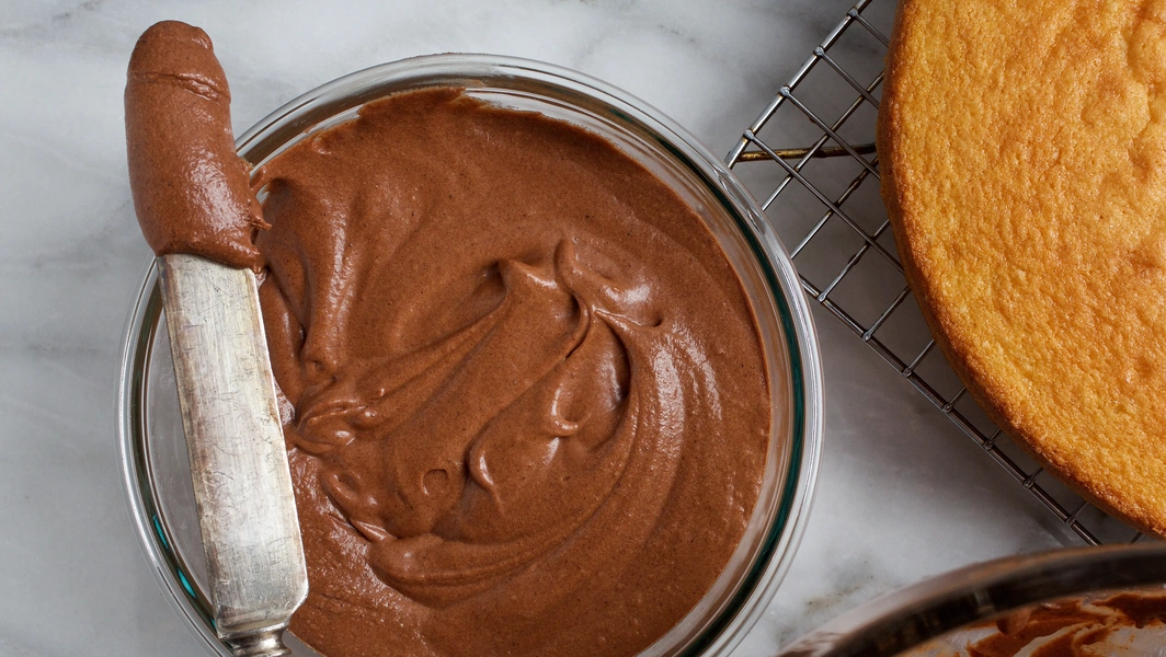 18 frosting varieties for flavor and decoration