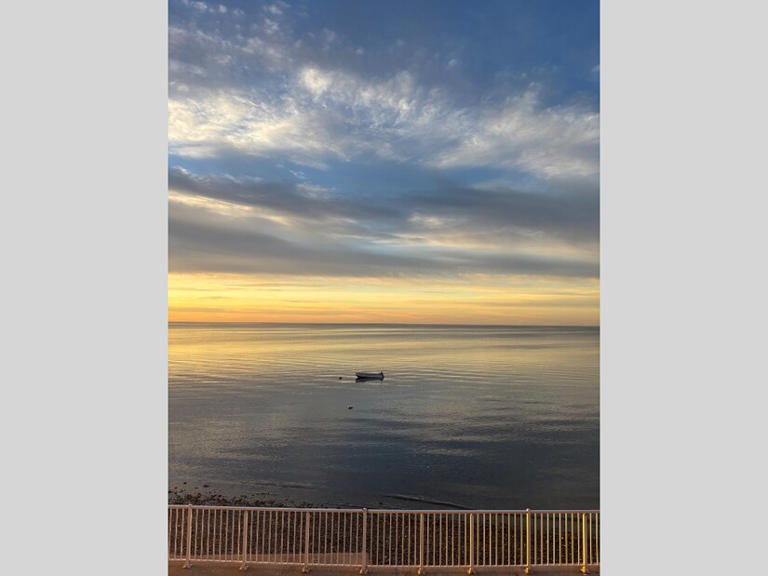 🌱 Patch AM: 5 people stranded on sandbar in Long Island Sound in ...