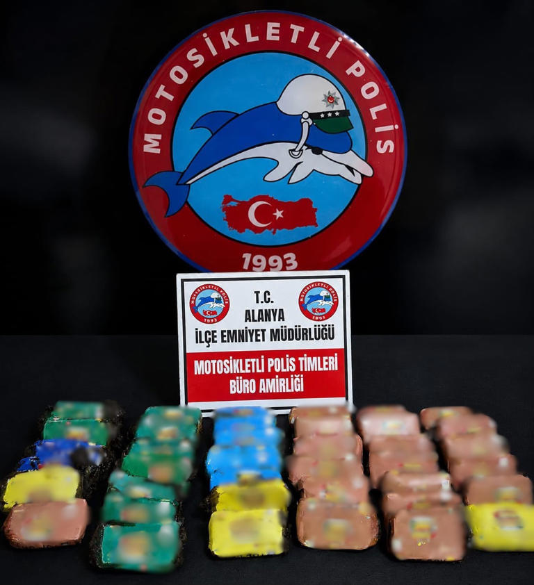 Alanya’da motosiklette 4 kilo esrar ele geçirildi
