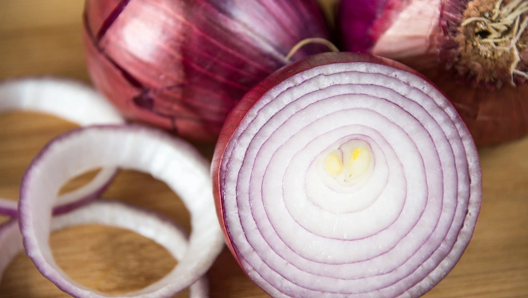 Red onion magic from farm to fork
