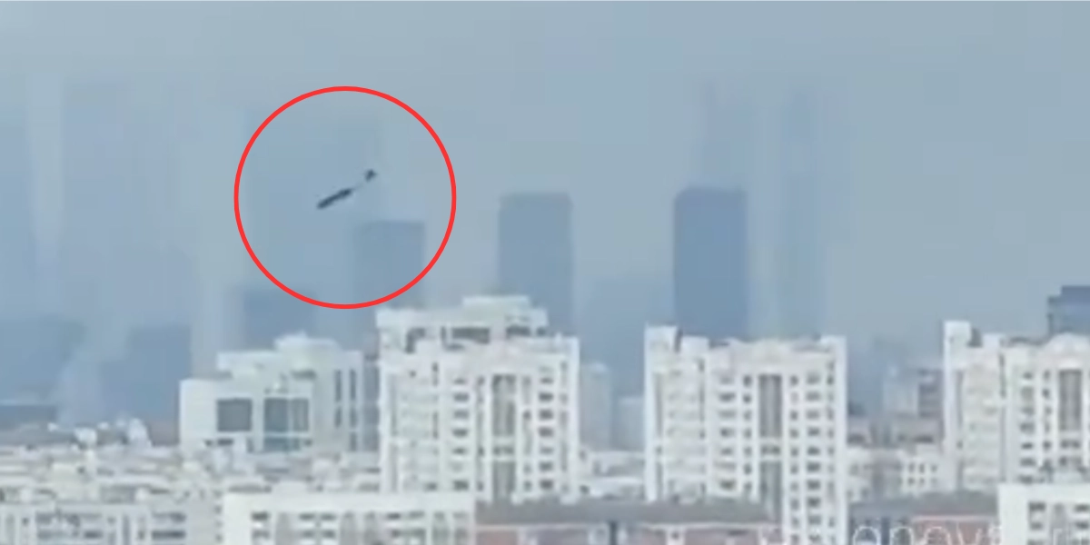 Just 15 km from the Kremlin: Moscow's biggest oil refinery set ablaze ...