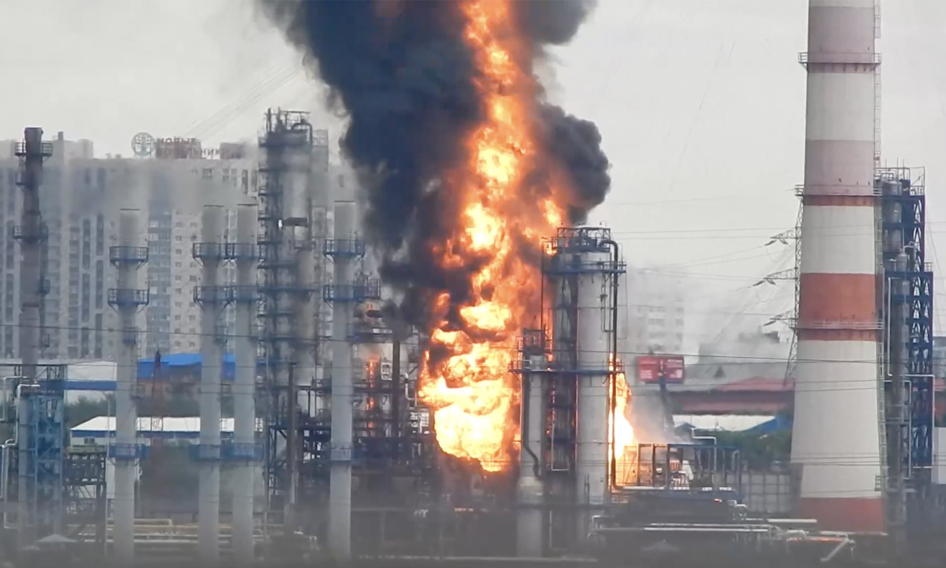 Humiliation for Putin as Ukrainian drones strike Moscow's main oil ...