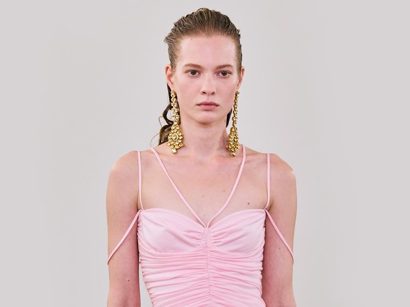 Why don’t you… Mermaid waves im Wet-Look stylen wie bei Giambattista Valli?
