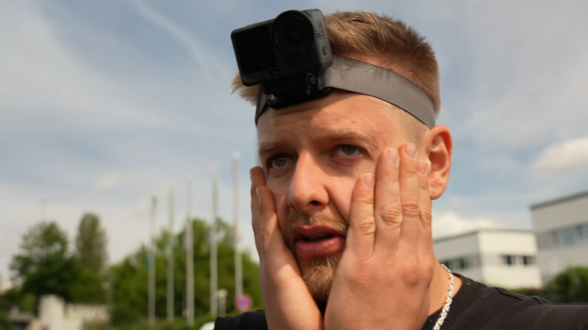 Sie fanden etwas im Wasser... Minuten später wurde mitten in Berlin ...