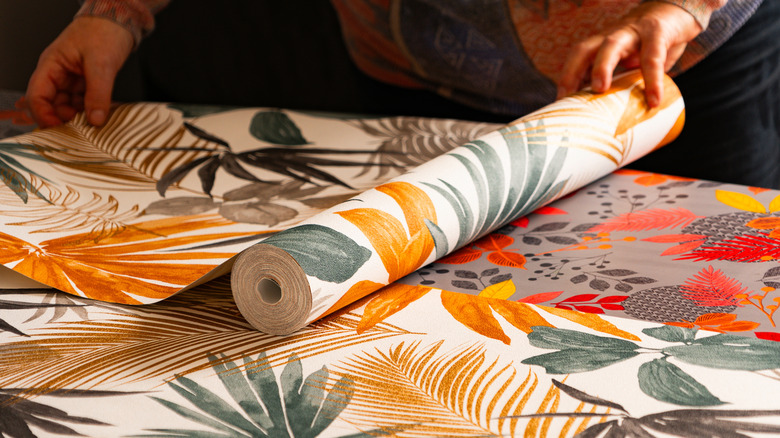 10 wallpaper designs to give your kitchen a retro feel