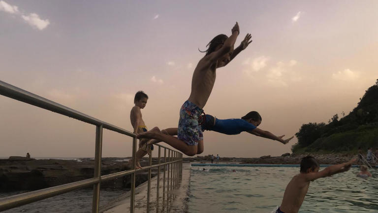'Supercharged': El Nino brings drier, hotter conditions