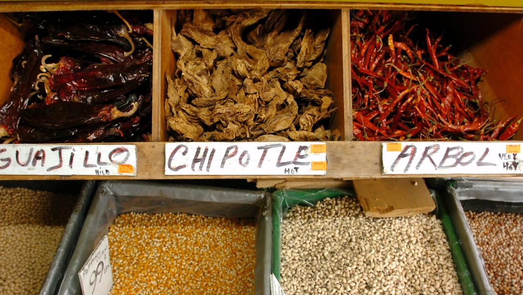 10 Mexican foods that challenge tourists’ stomachs
