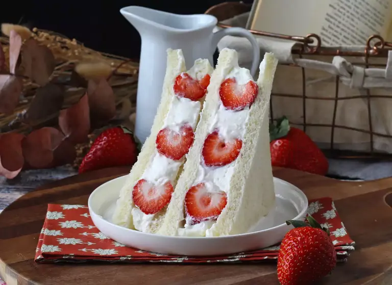 Ichigo sando, el sándwich japonés de fresas