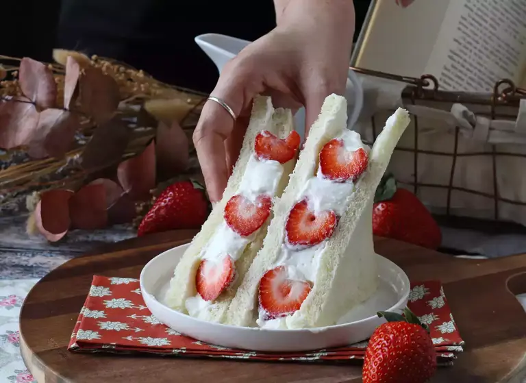 Ichigo sando, el sándwich japonés de fresas
