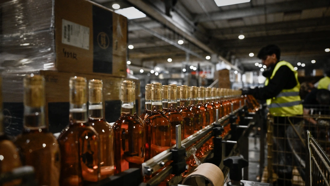 Macron defies Trump’s 100% French wine tariff threat