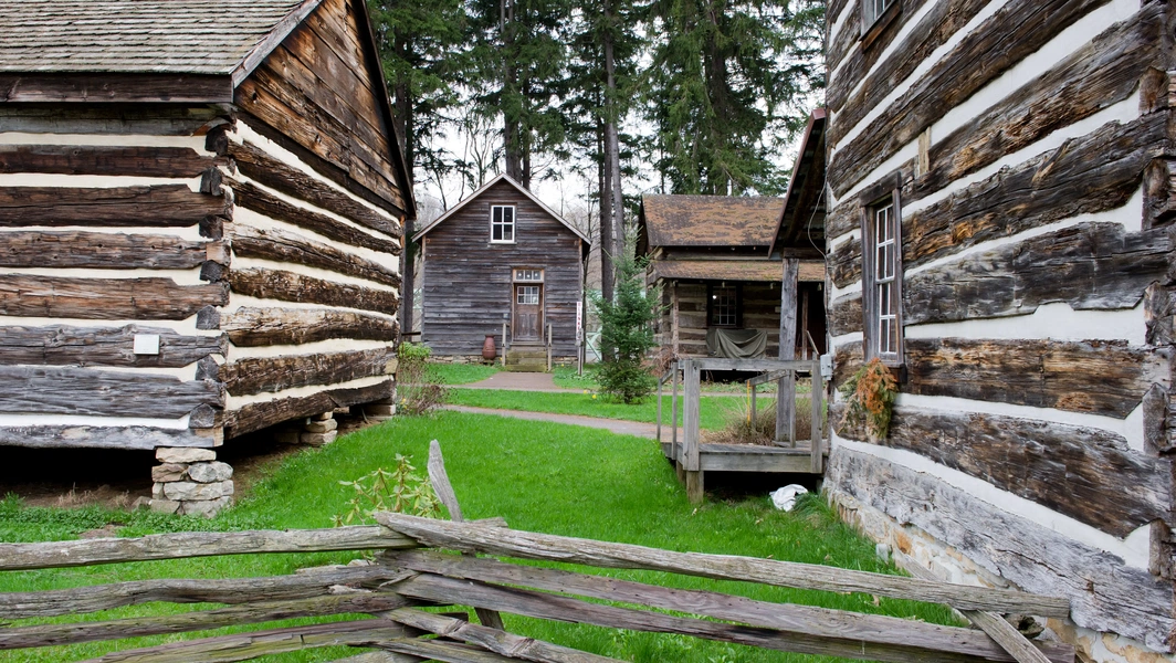 4 Birchleaf Virginia log cabin estate highlights