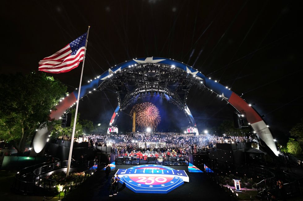 Bomb plot targeting thousands at Donald Trump's White House UFC event ...