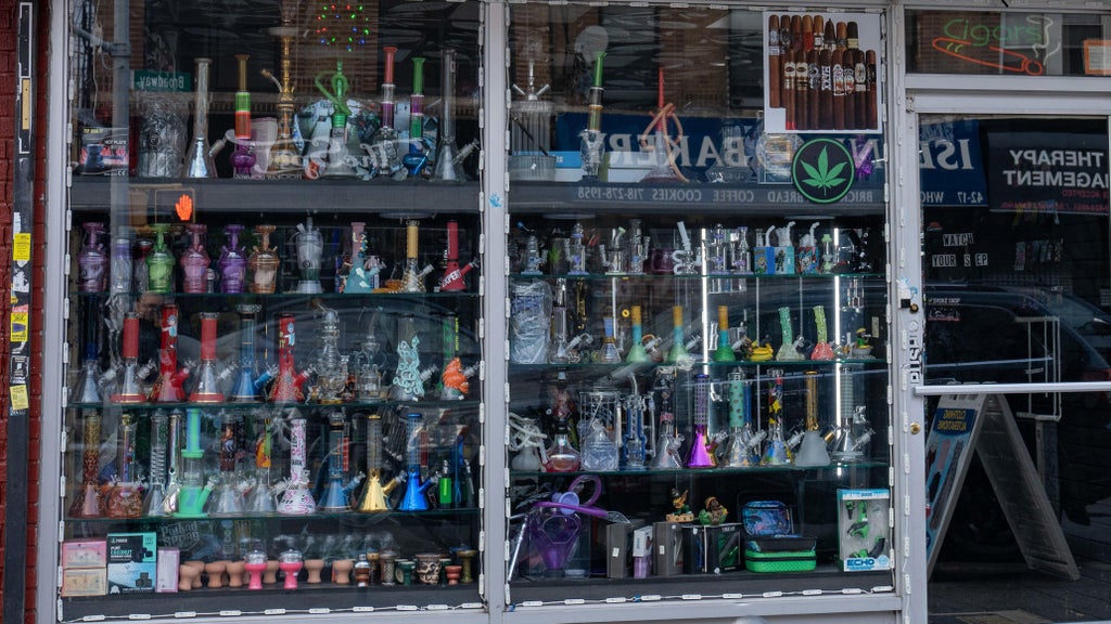 Baltimore mayor signs bill keeping smoke shops away from schools and parks
