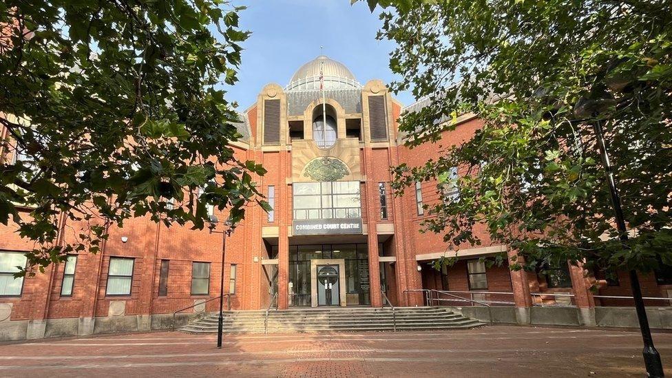 Man sentenced for selling illegal CD remixes