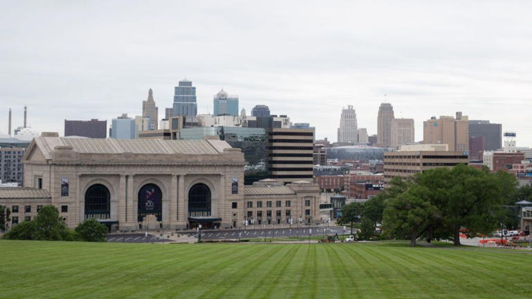 Missouri lawmakers revive a massive tax incentive tool