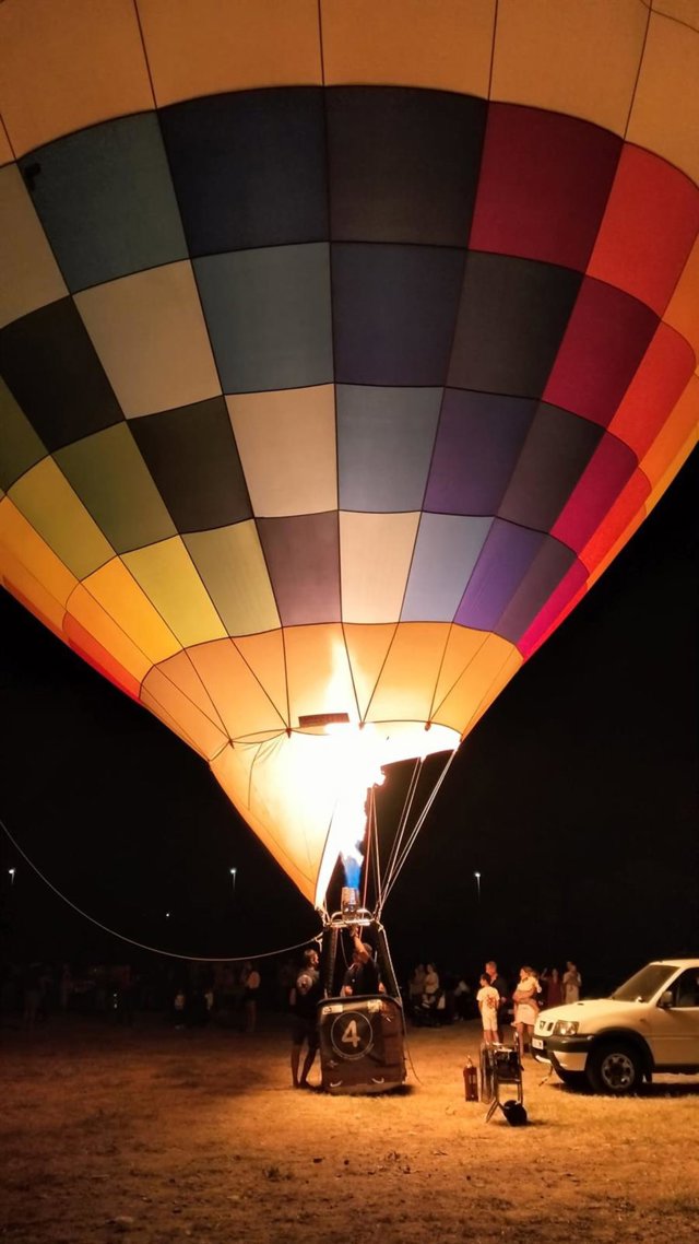 Segovia celebra en julio su festival de globos aerostáticos con vuelos ...