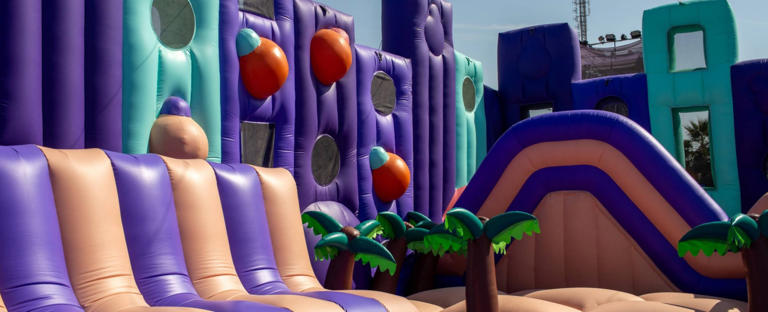 World’s biggest bouncy house Mega Bounce is coming to the UK – with ...