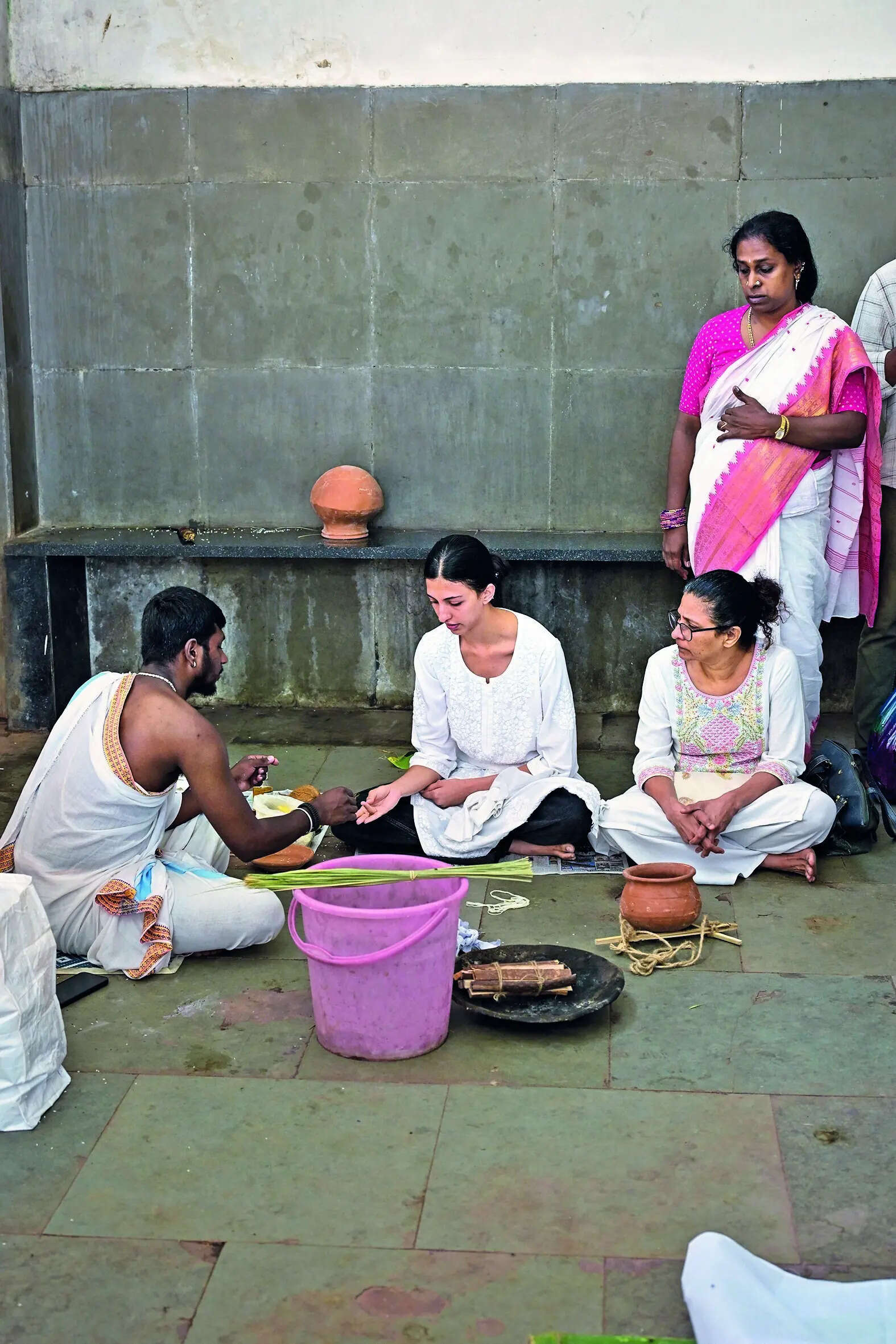 Women take centre stage at Indira Lankesh's final farewell as ...