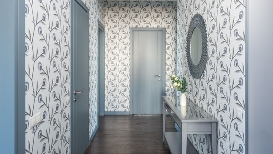 From busy prints to dark colours: These 6 wallpaper errors can make a ...