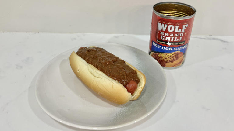 7 store-bought hot dog chili sauces, ranked