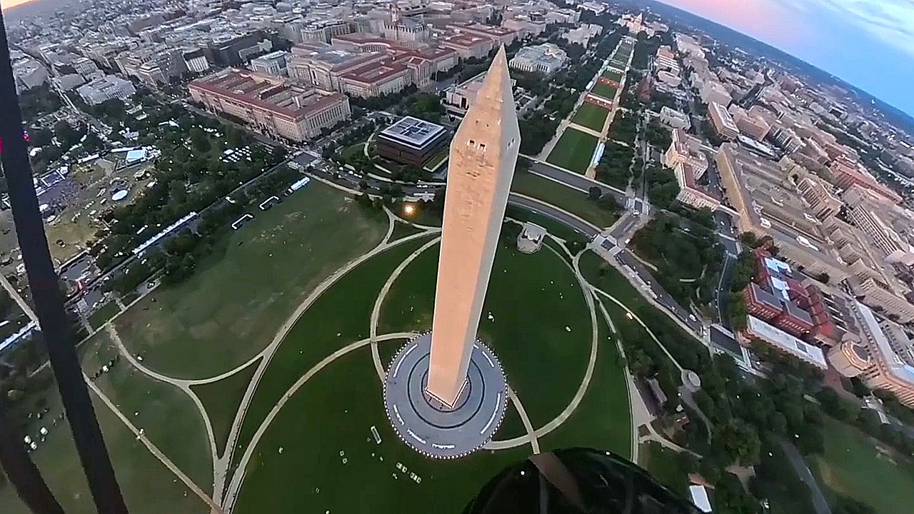 US Army 'Golden Knights' pull off amazing skydive over Washington Monument