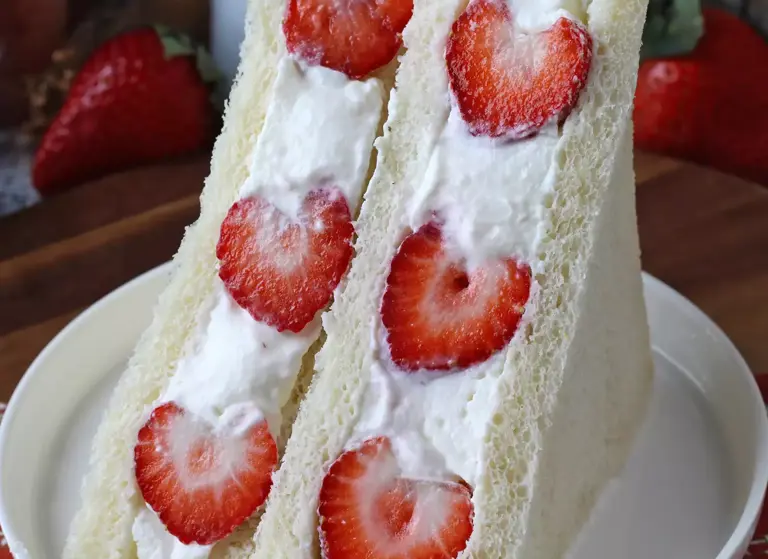 Ichigo sando, el sándwich japonés de fresas