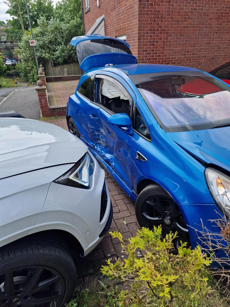High speed police pursuit through streets of Lancashire ends with car ...