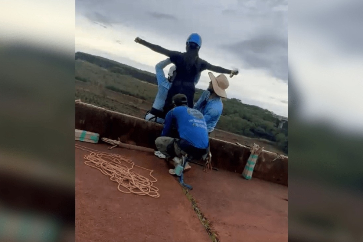 'Who let me jump off a bridge?' Woman posted ominous message hours ...