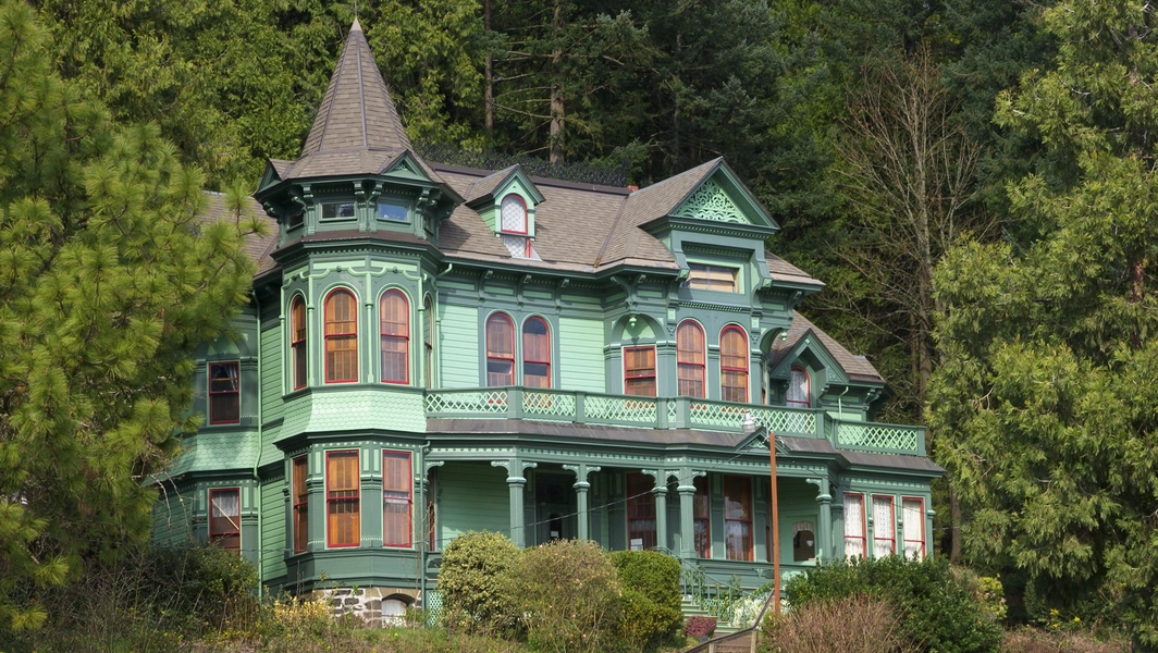 4 historic Oregon mansions and their stories