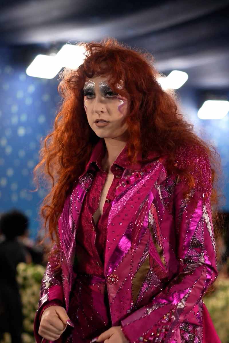 Chappell Roan rejoint la célèbre gamme MAC Viva Glam dans une nouvelle ...