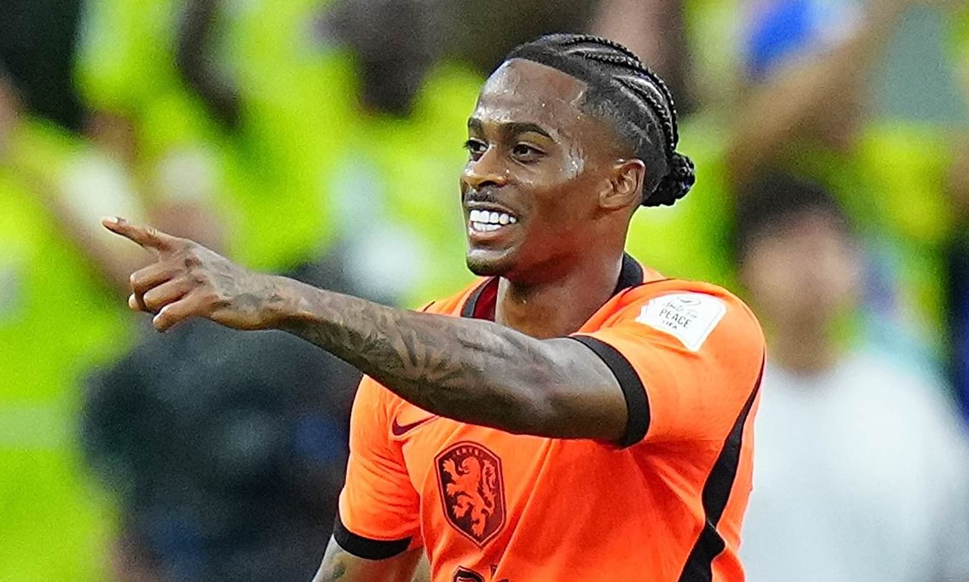 Man United in talks over double swoop from West Ham for Crysencio ...