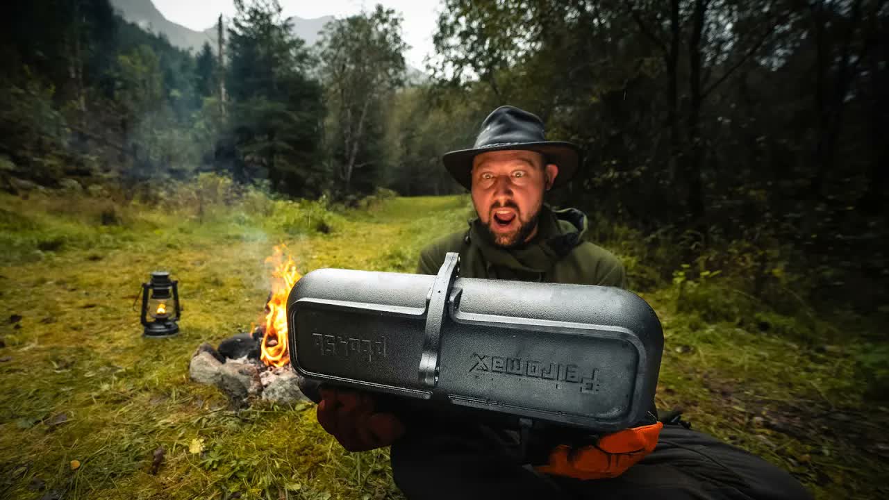Epic experiment in the woods: He has a weird gadget and decided to make ...