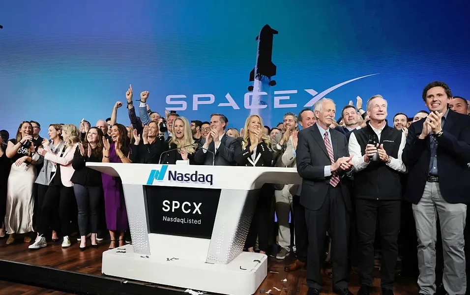 Rinehart invests $1.4b in record SpaceX IPO