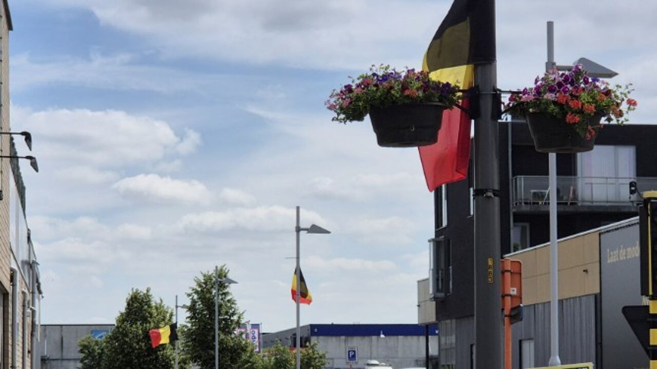 Mysterie in Stabroek: wie heeft Belgische vlaggen opgehangen in het dorp?