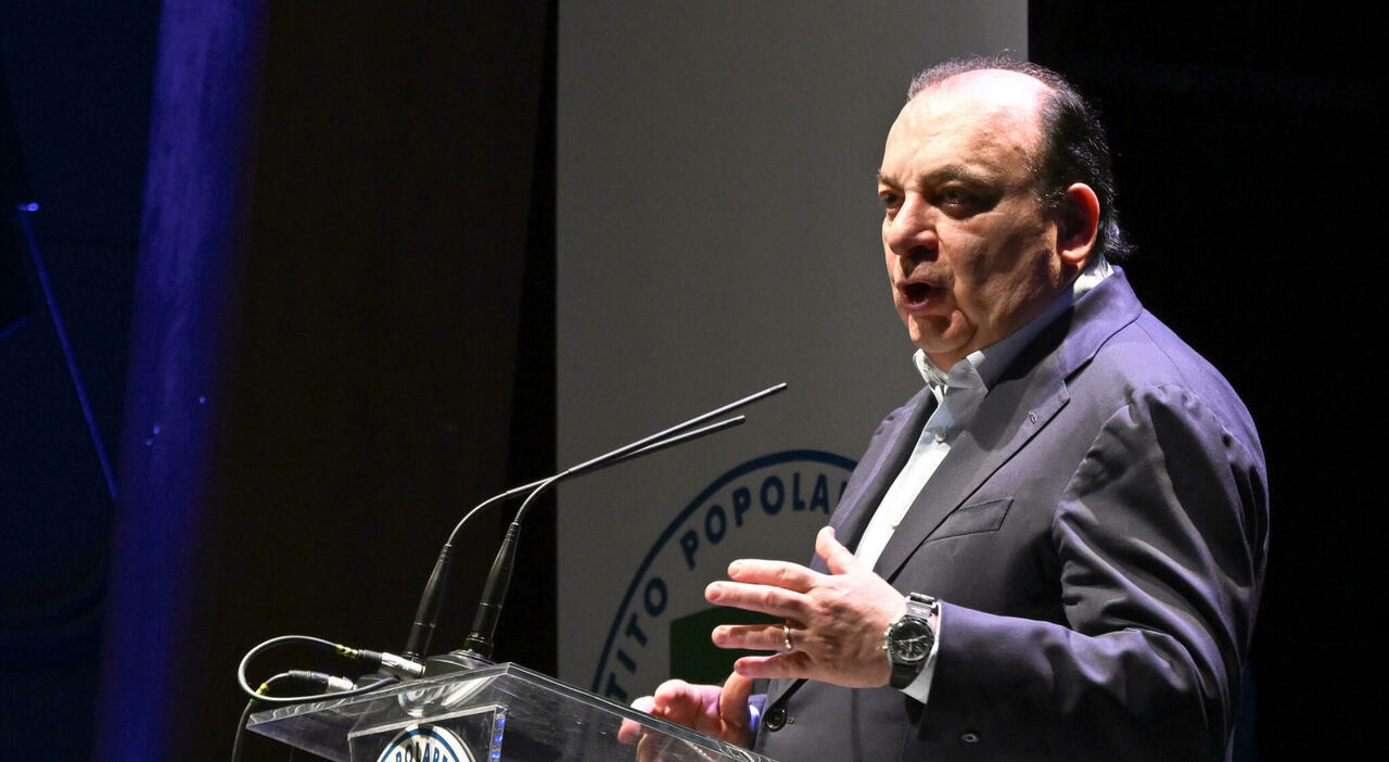 L'Europarlamento revoca l'immunità di Fulvio Martusciello, salvo De Meo