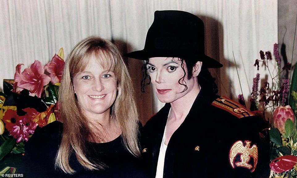 Michael Jackson's ex Debbie Rowe spotted on outing