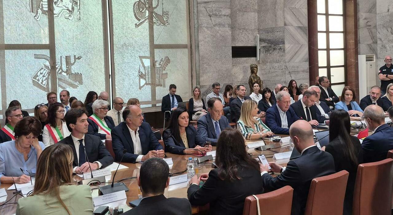 Electrolux, licenziamenti sospesi per 50 giorni: «Una tregua, ma la ...