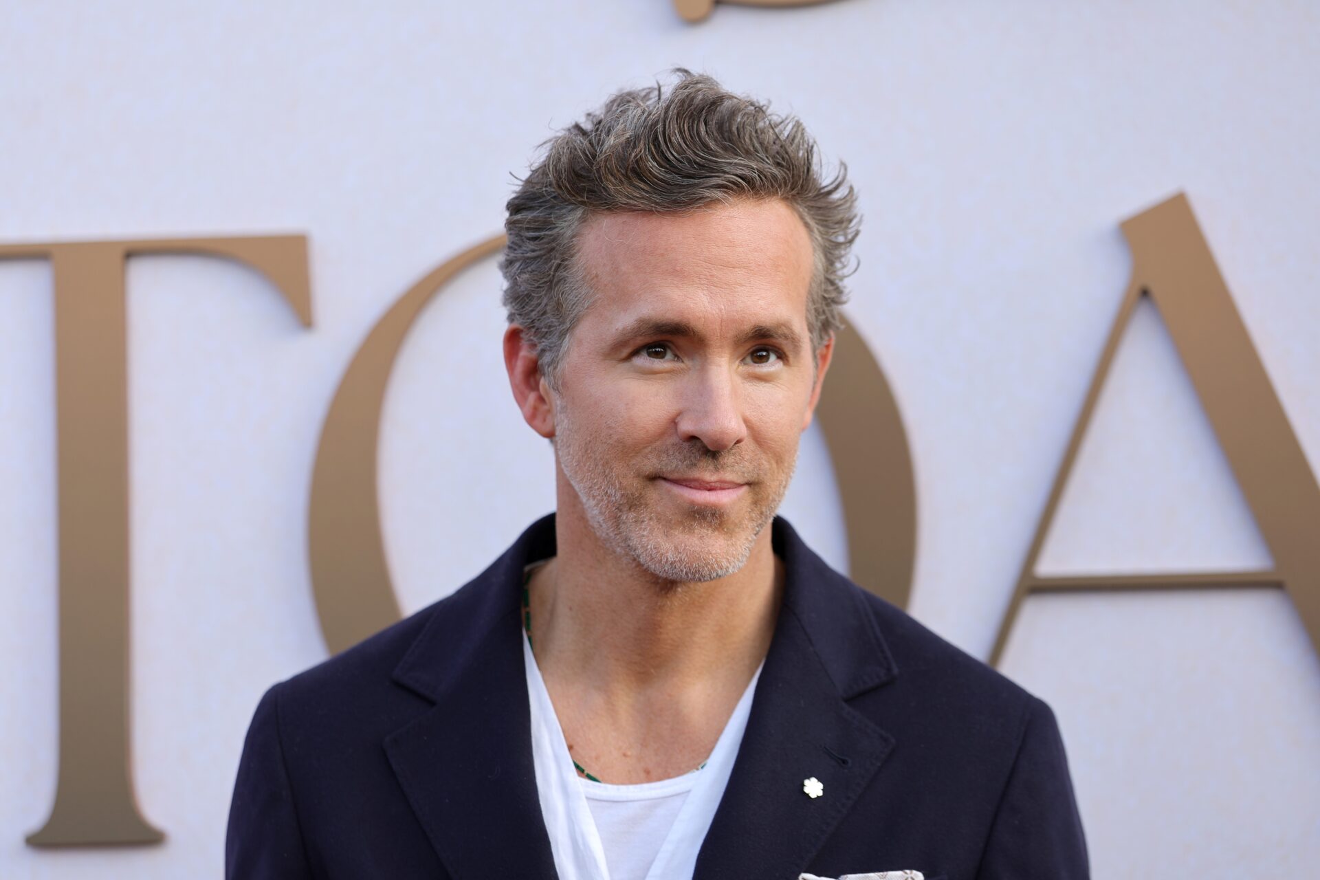 „Ich habe mir jeden Knochen im Körper gebrochen“: Ryan Reynolds ...