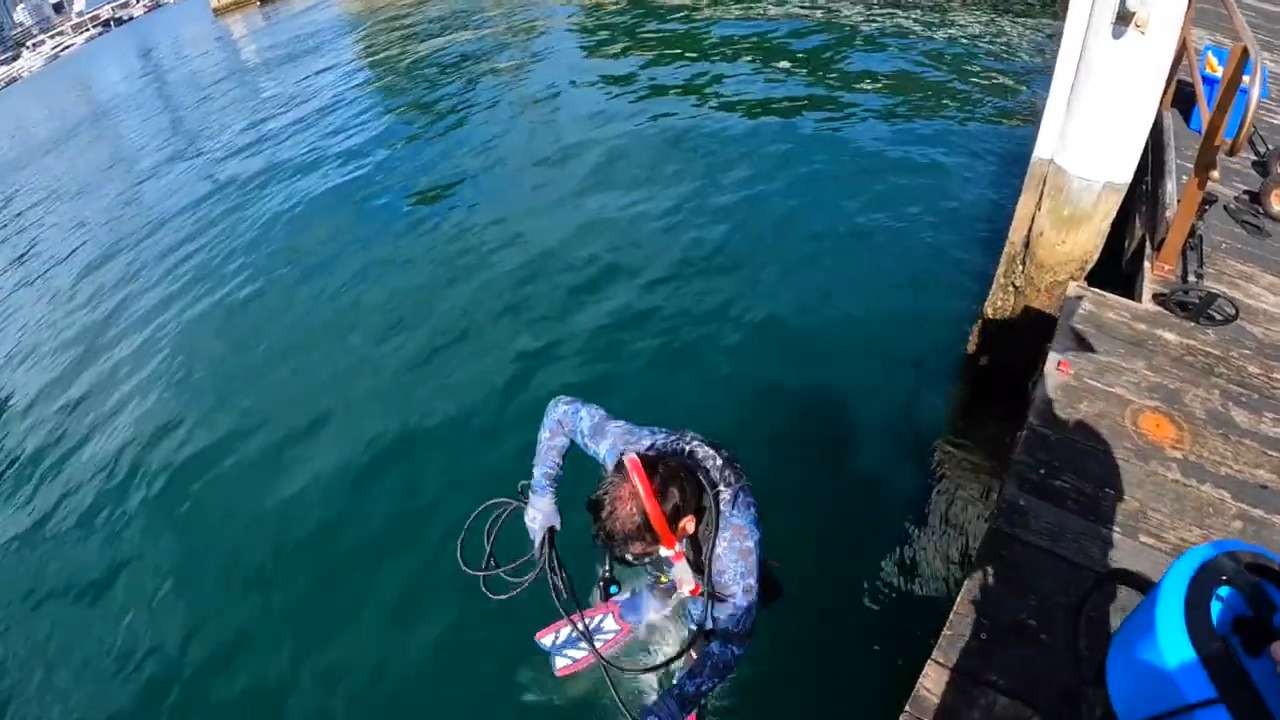 She lost her grandmother’s ring in the water - then divers found it ...