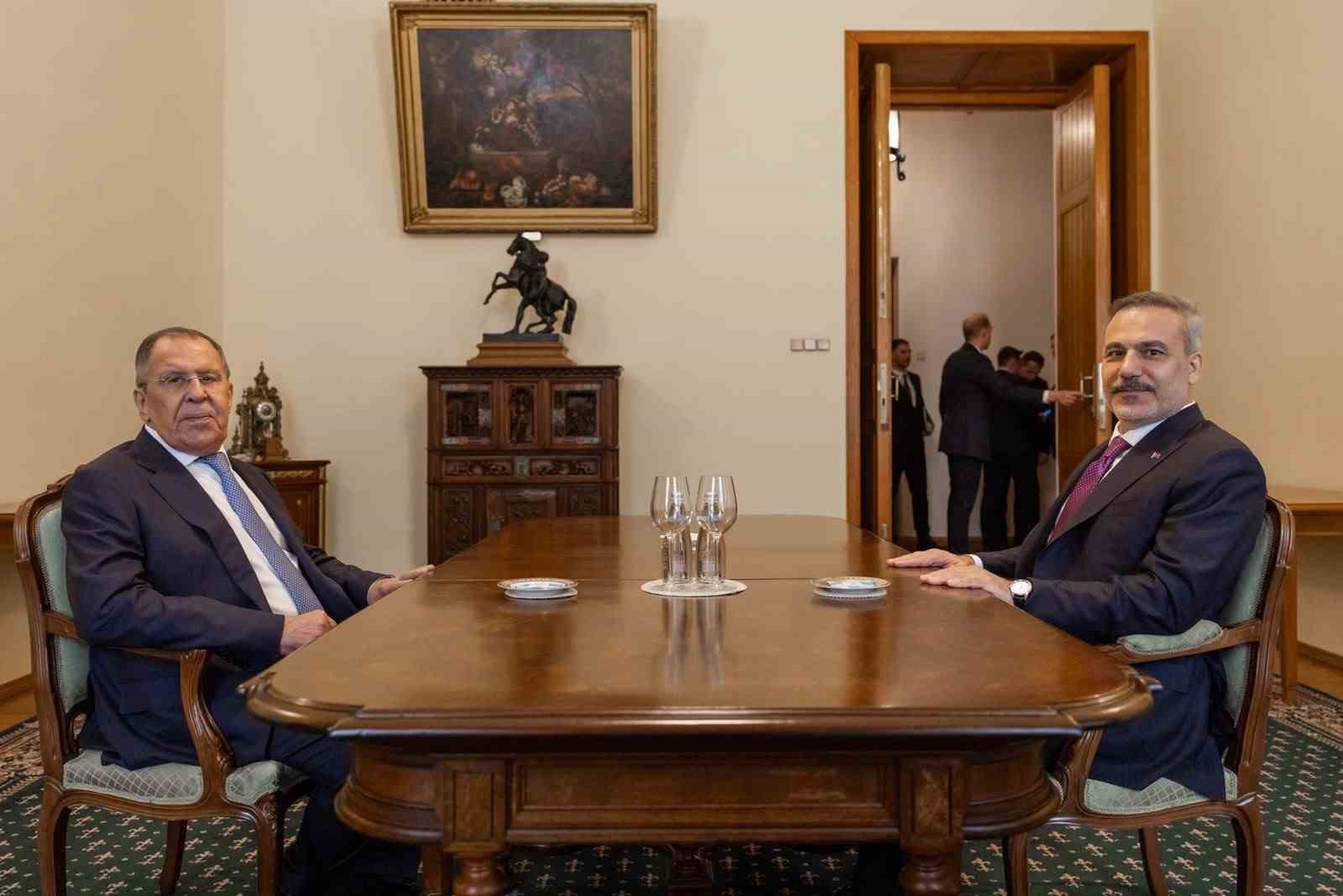 Bakan Fidan, Lavrov ile baş başa görüştü