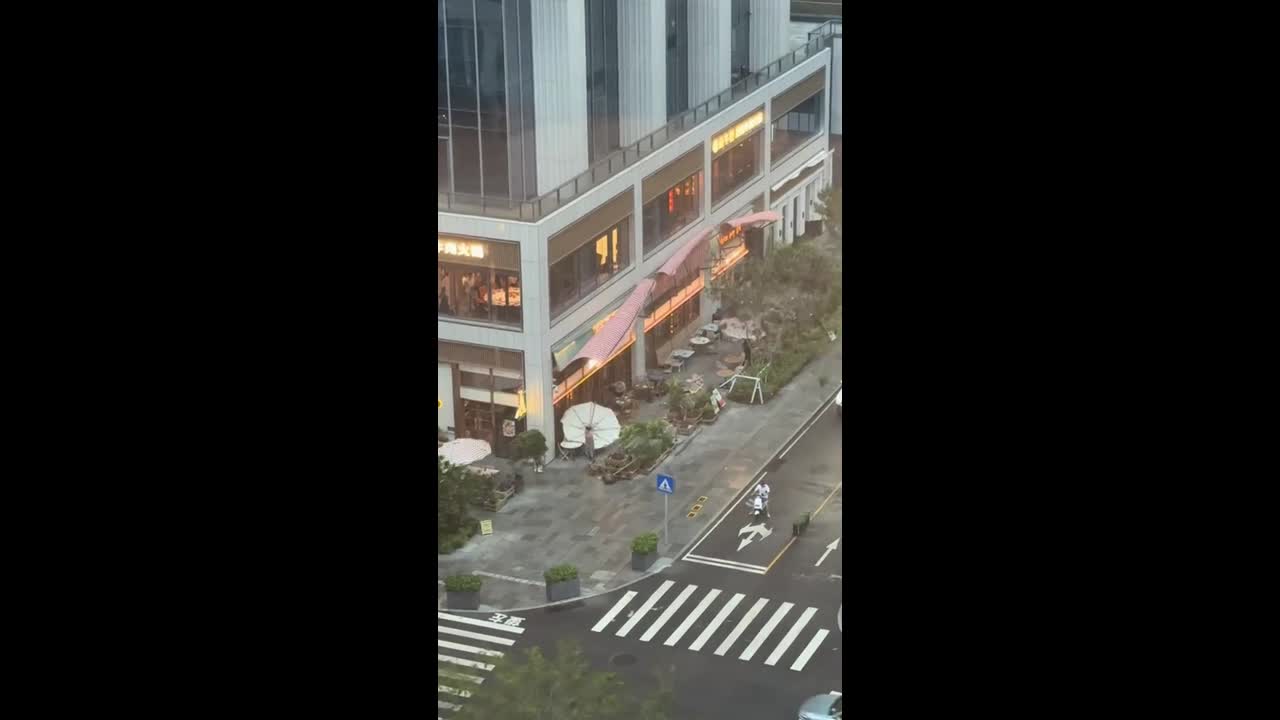 Strong winds and heavy rain lash Shenzhen as storm disrupts outdoor ...