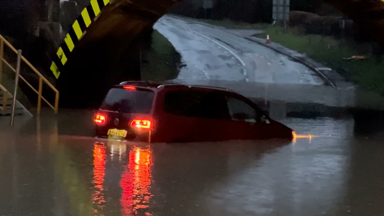 Uber driver follows GPS straight into a 4-foot flood