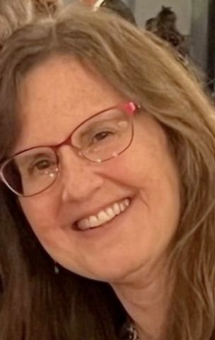 'Wonderful' mom of 7 fatally struck by train at crossing while riding ...