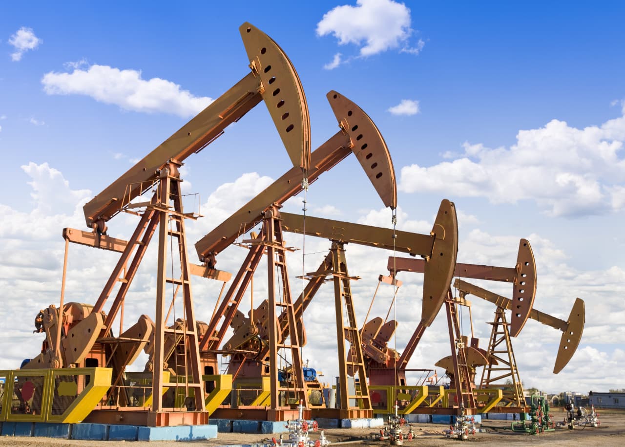 Oil prices fall below $80 for the first time since March