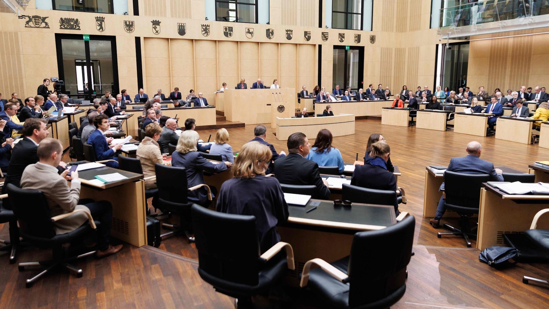 „Staat muss in Krisen nicht alles ersetzen“ – Großteil der Leser lehnt ...