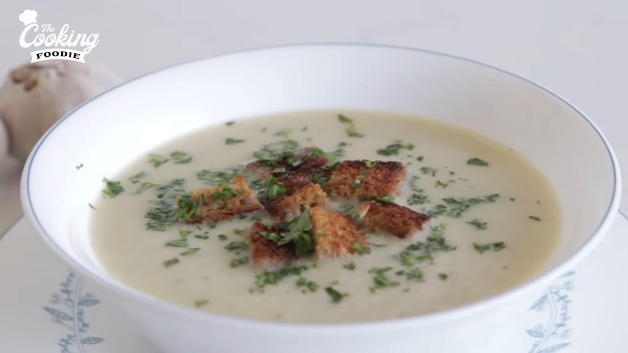Garlic soup for people who fear no breath mint