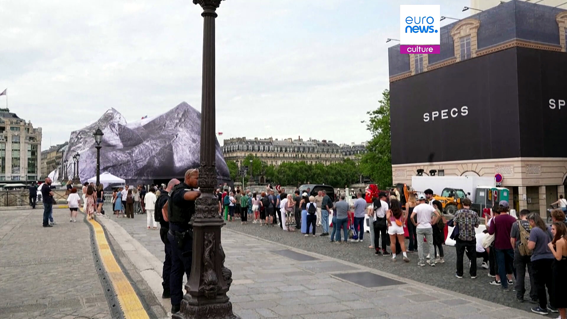 A cave for a crowd: French artist JR opens 'Caverne' art work on Pont ...