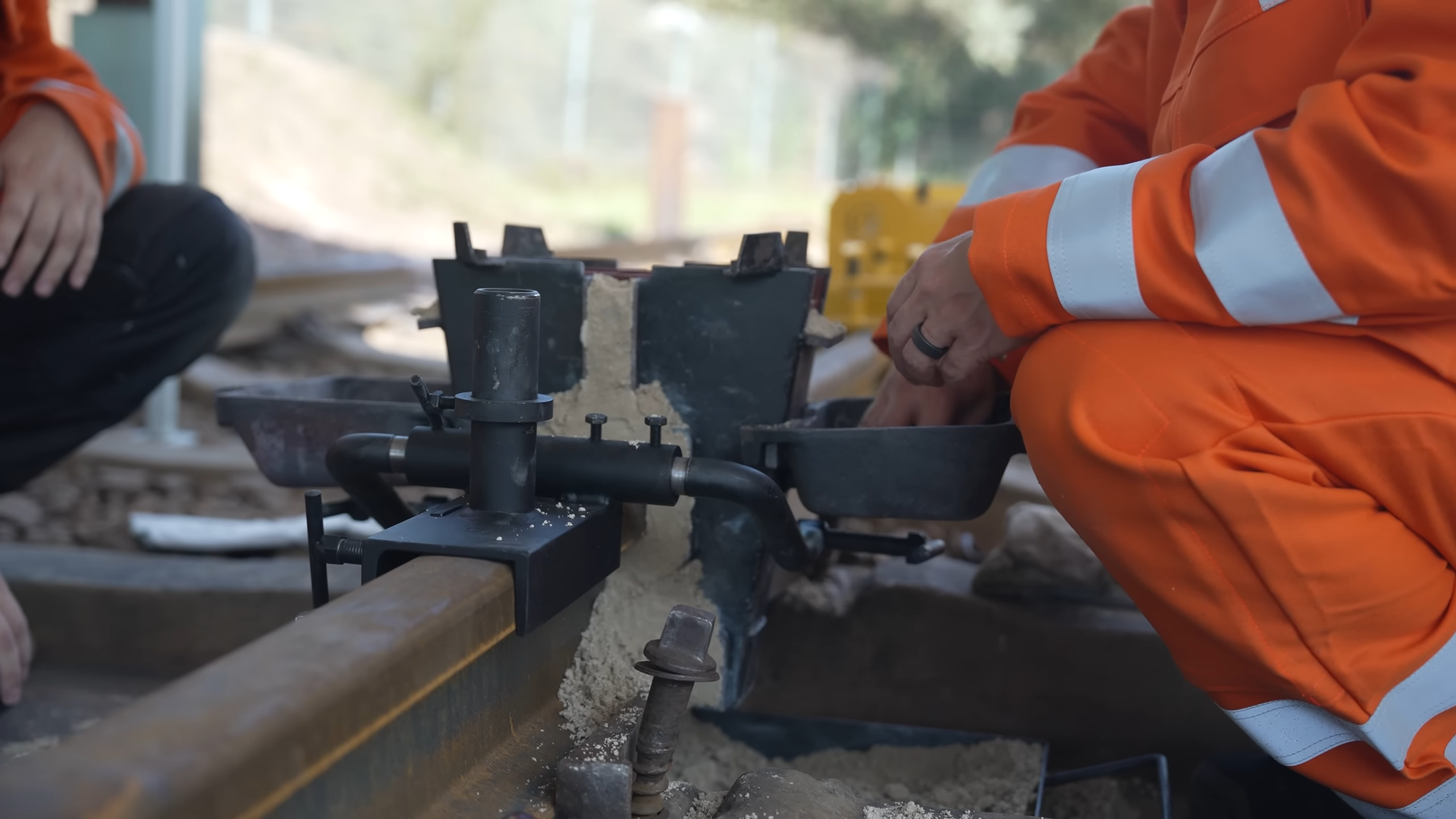 Why train tracks don’t buckle in summer even without expansion joints